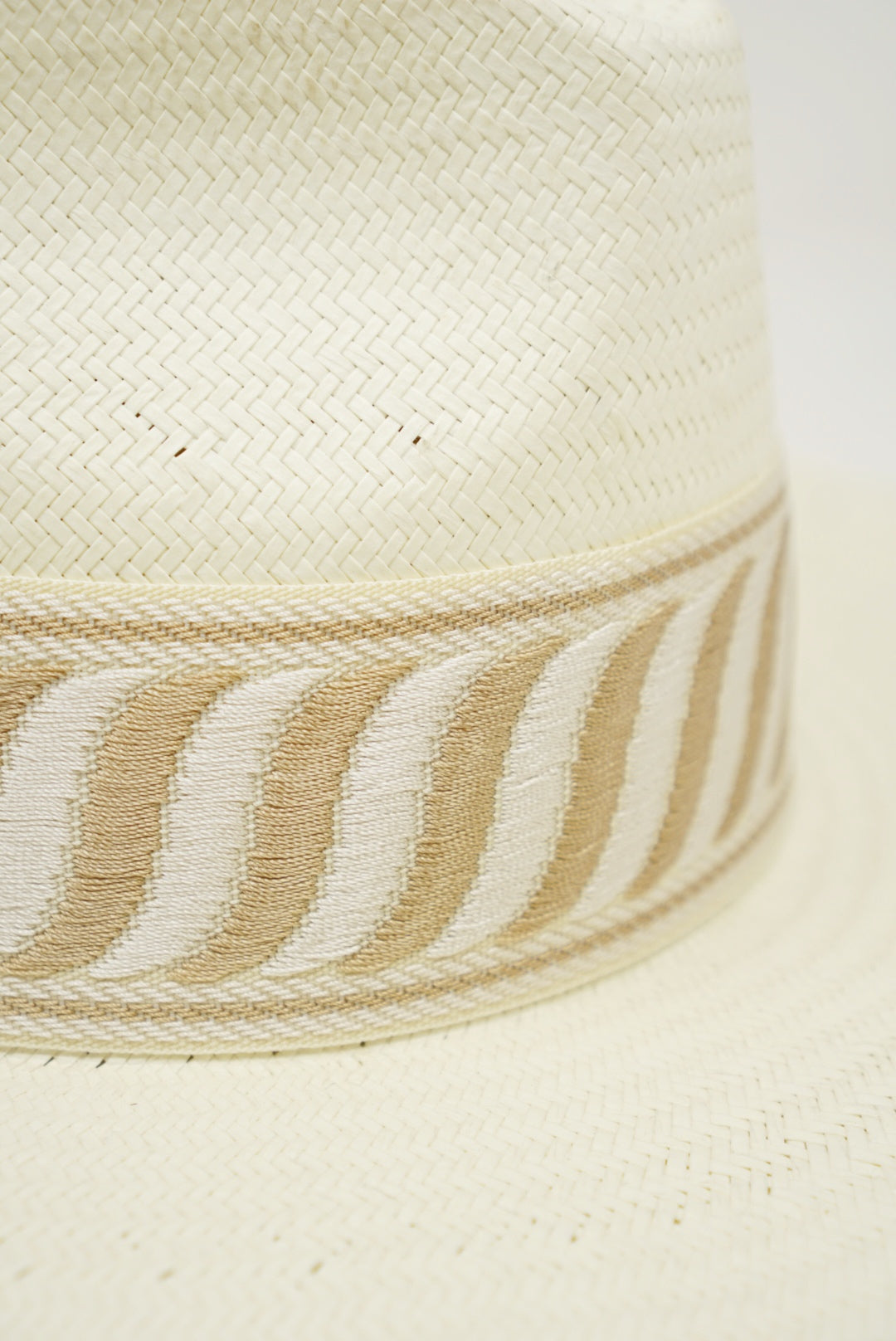 REID – Olive & Pique